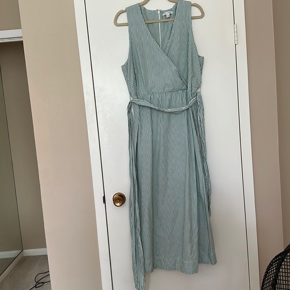 Free Assembly | Dresses | Free Assembly Strip Dress | Poshmark